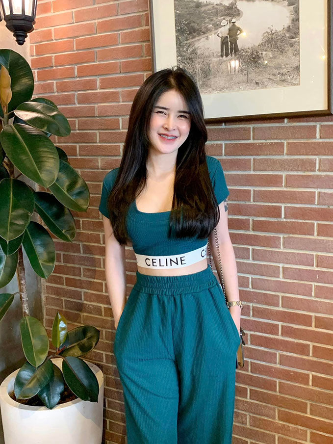 วาร์ป น้องพะพอย สาวสวยยิ้มหวาน แซ่บซี๊ด งานดีมาแรงสุดๆ