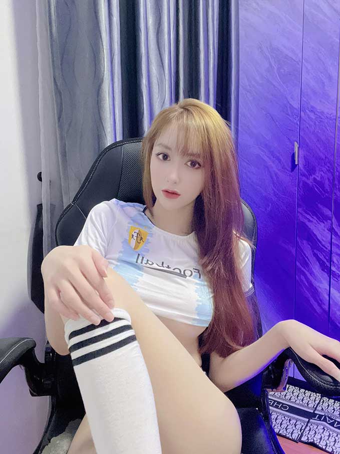 วาร์ป น้อง iyarin สาวสตรีมเมอร์หุ่นแซ่บ เสน่ห์เย้ายวนโดนใจ